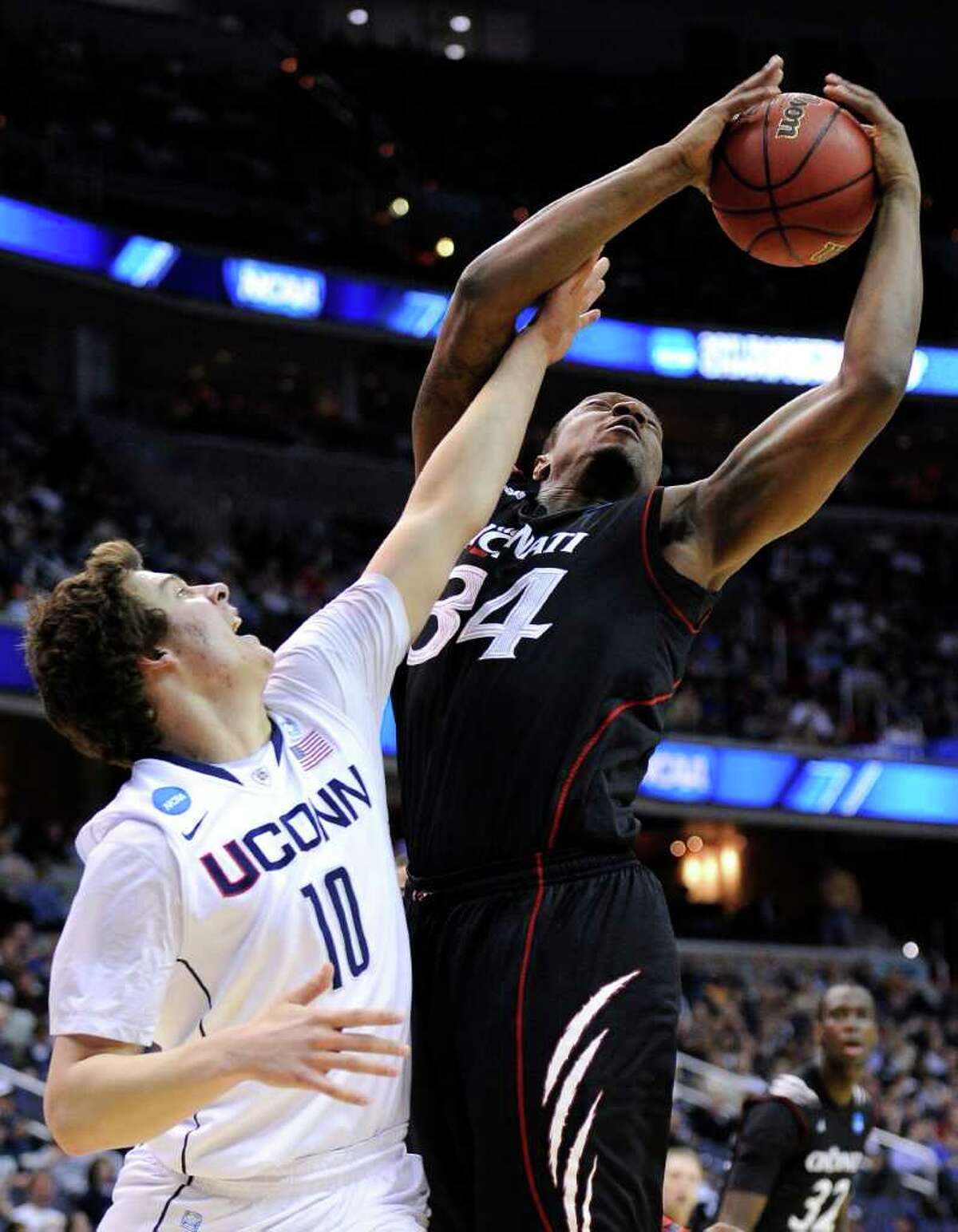 Walker show leads UConn into Sweet 16