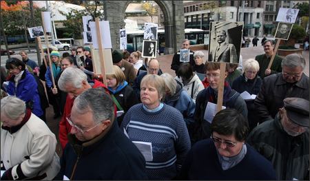 Christians rally against war