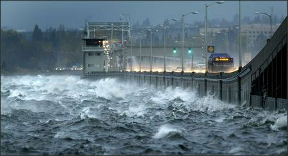 Washington: Floating bridge capitol of the world