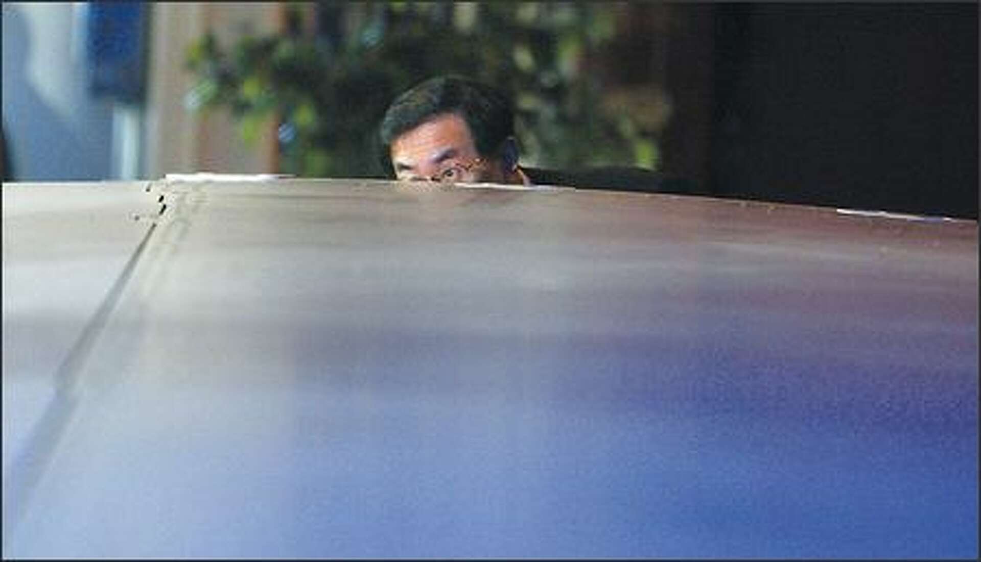 First tail fin for 787 rolls off assembly line