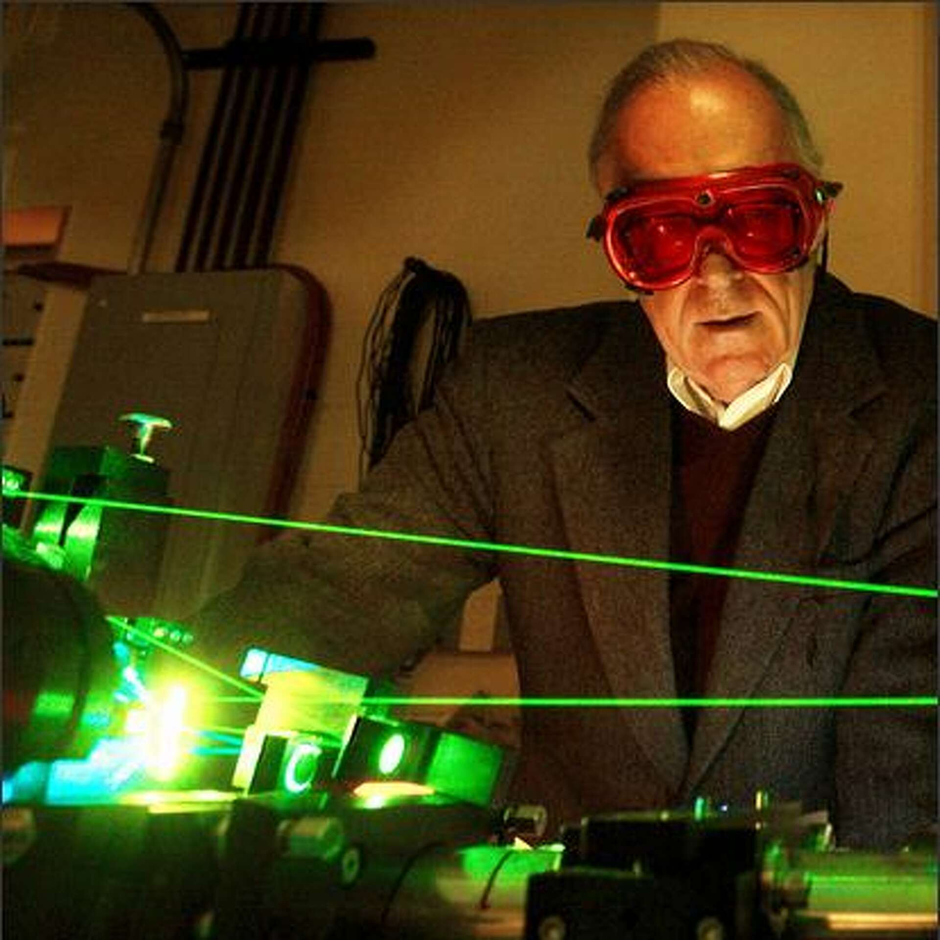 Physicist needs $20,000 for time-travel experiment