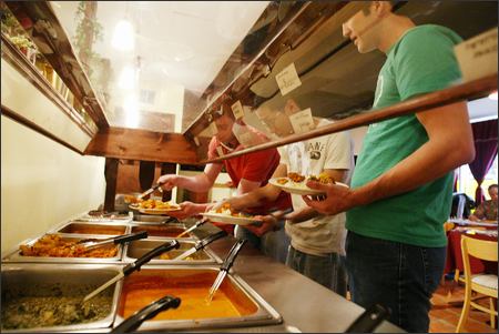 Tandoori Hut's Indian lunch buffet is a bargain delight