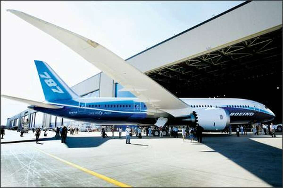 Aerospace Notebook: A wingspan that captures hearts