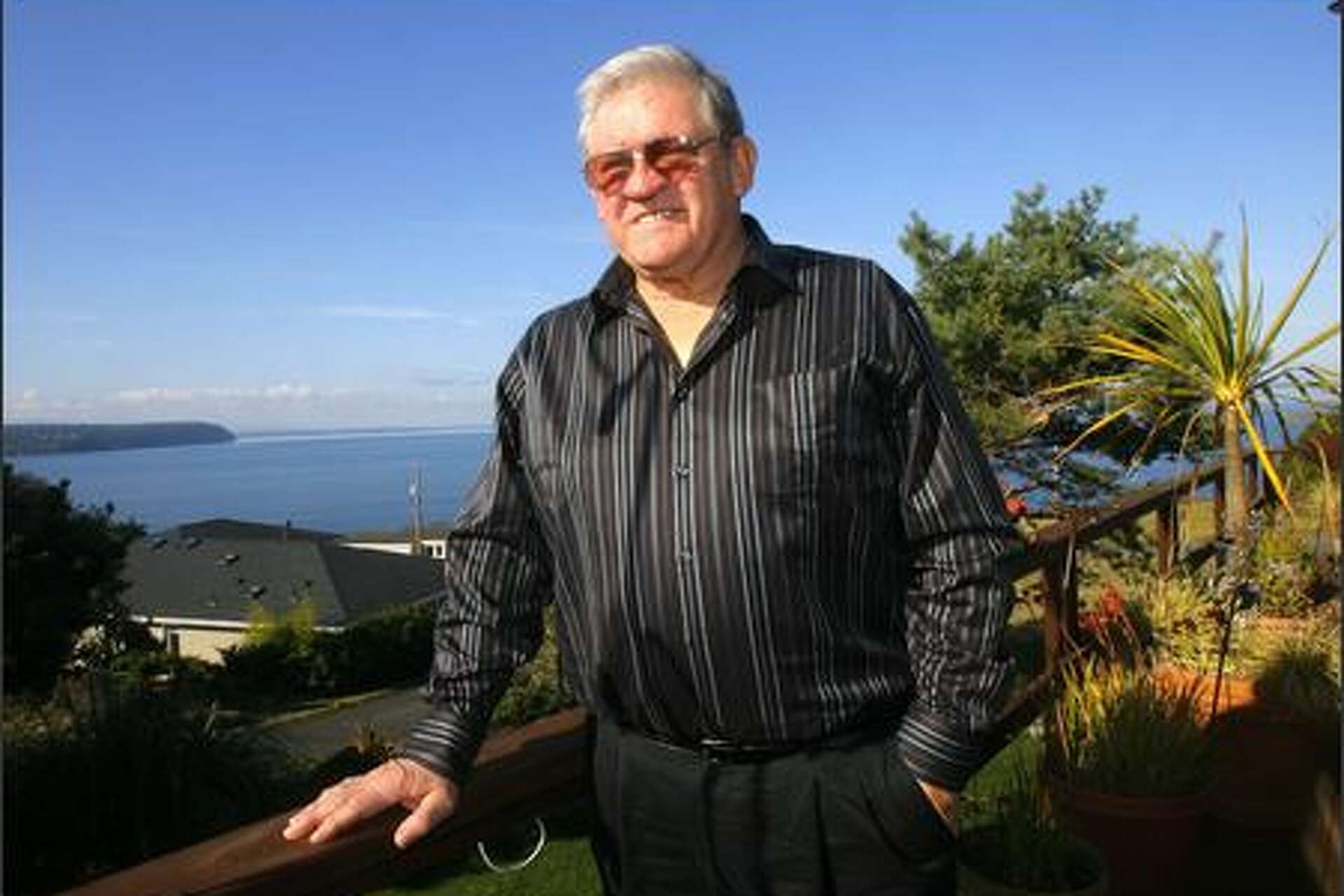 Where Are They Now? Chuck Allen, former UW and NFL star