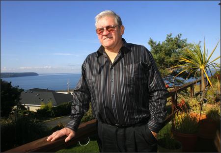 Where Are They Now? Chuck Allen, former UW and NFL star