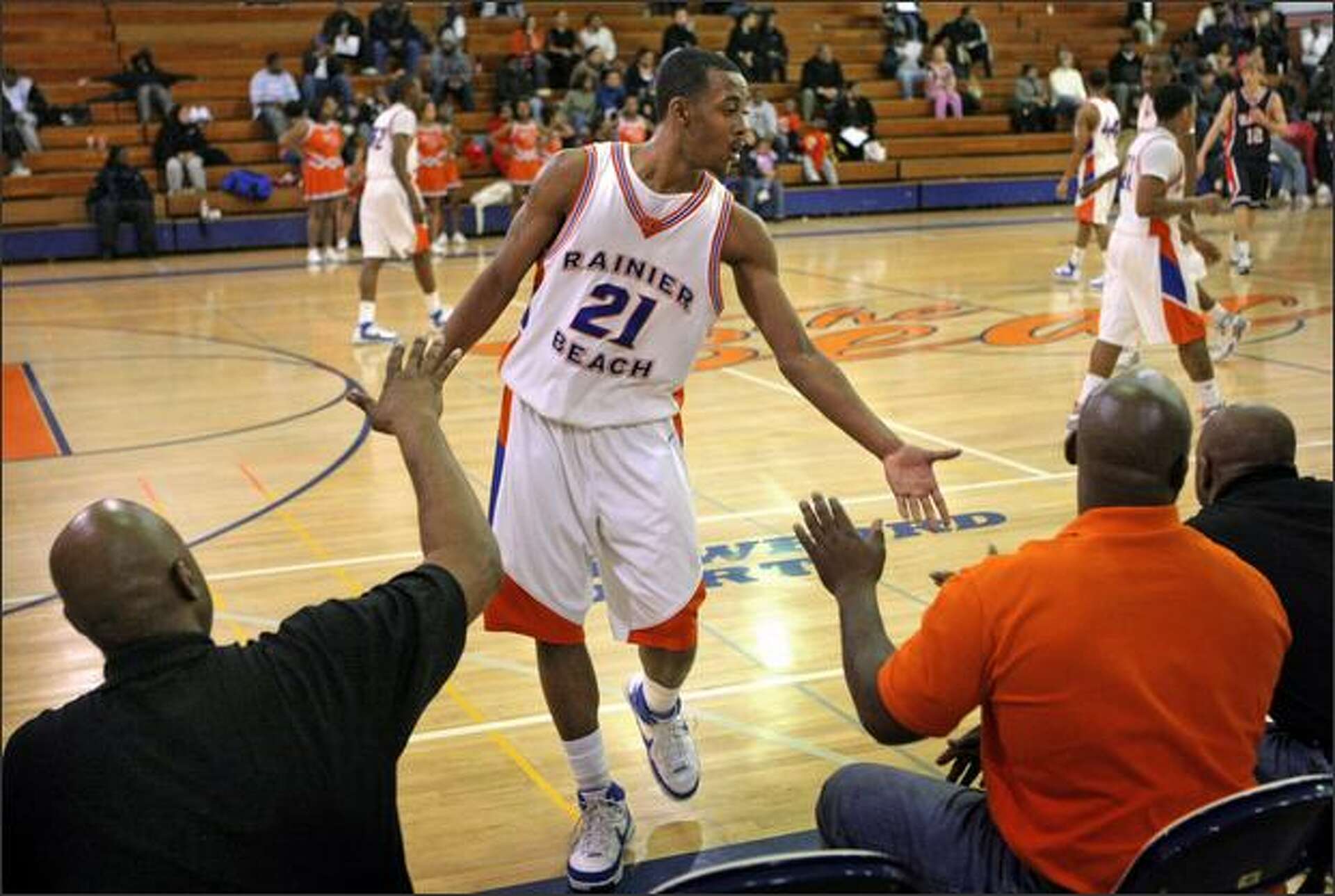 Seattle schools' loose transfer policy creates teenage 'free agents'