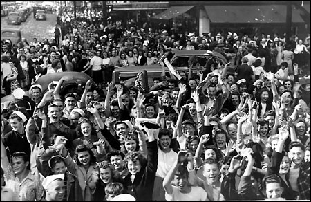 World War II in Seattle: Previously unpublished photos