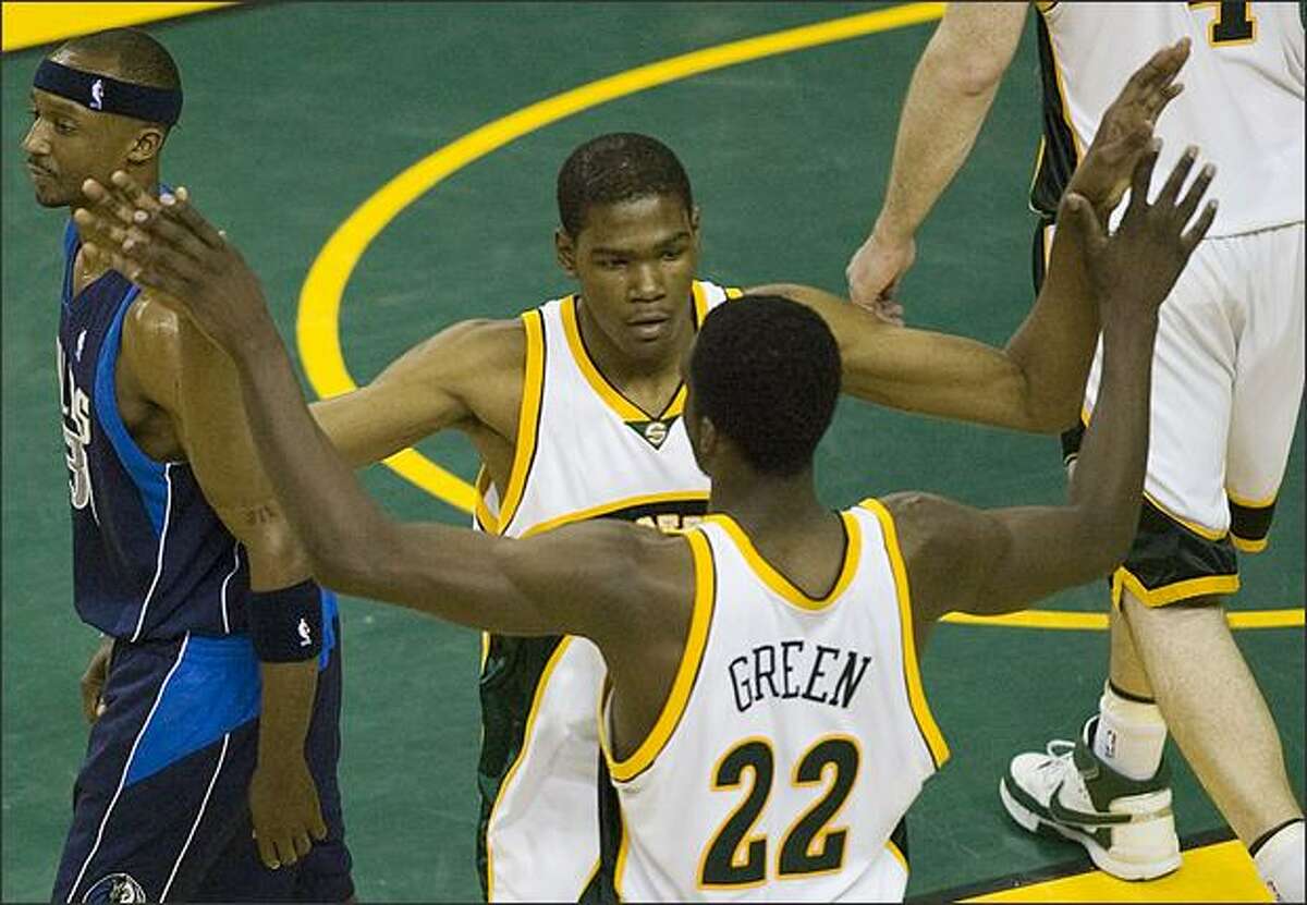 One last stand? Sonics beat Mavs in what could be final game in Seattle