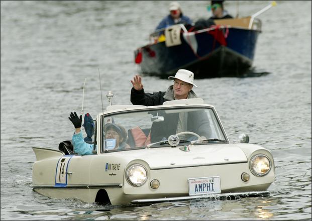 Under the Needle: Amphicars make a splash on boating's big day