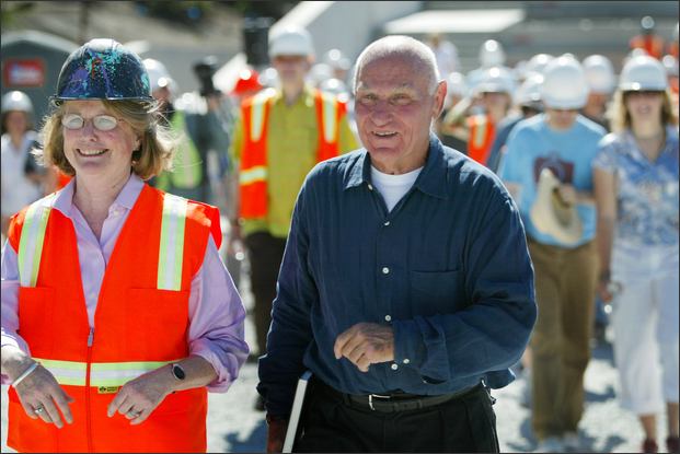 SAM's Mimi Gates to retire