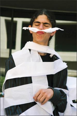 Oliver Herring's improv event suffers fools gladly