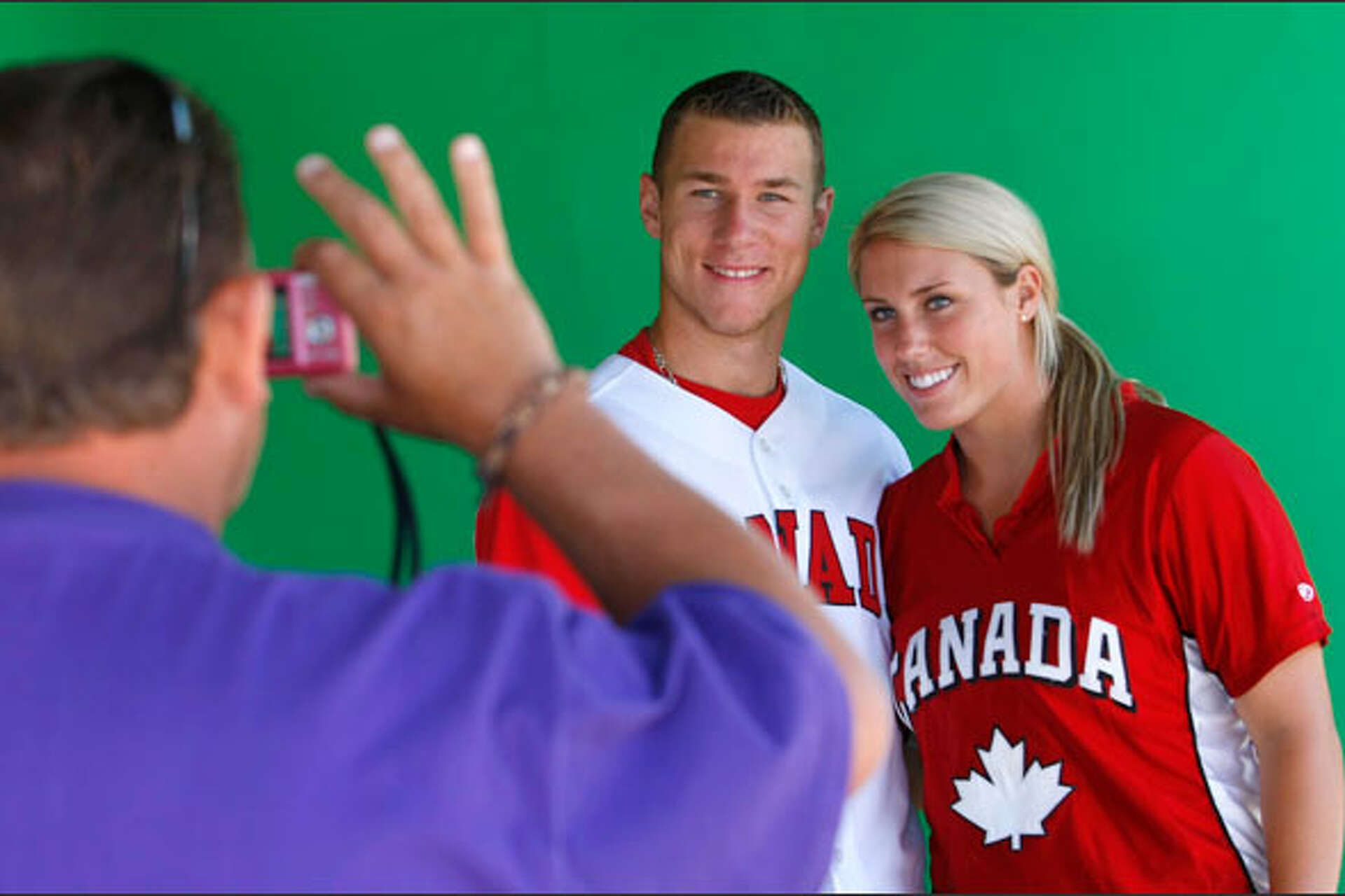 UW pitcher Danielle Lawrie, brother Brett both poised for Beijing Olympics