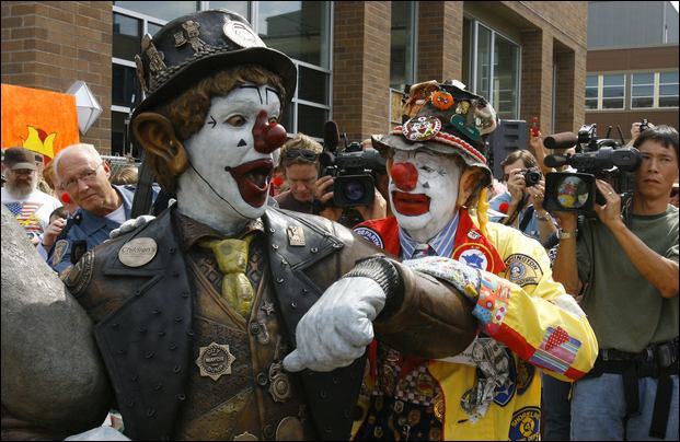 J.P. Patches, Gertrude honored with new statue