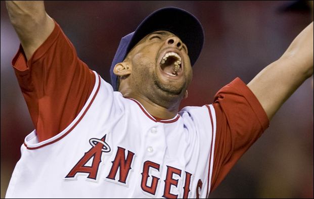 Angels' Rodriguez matches saves record