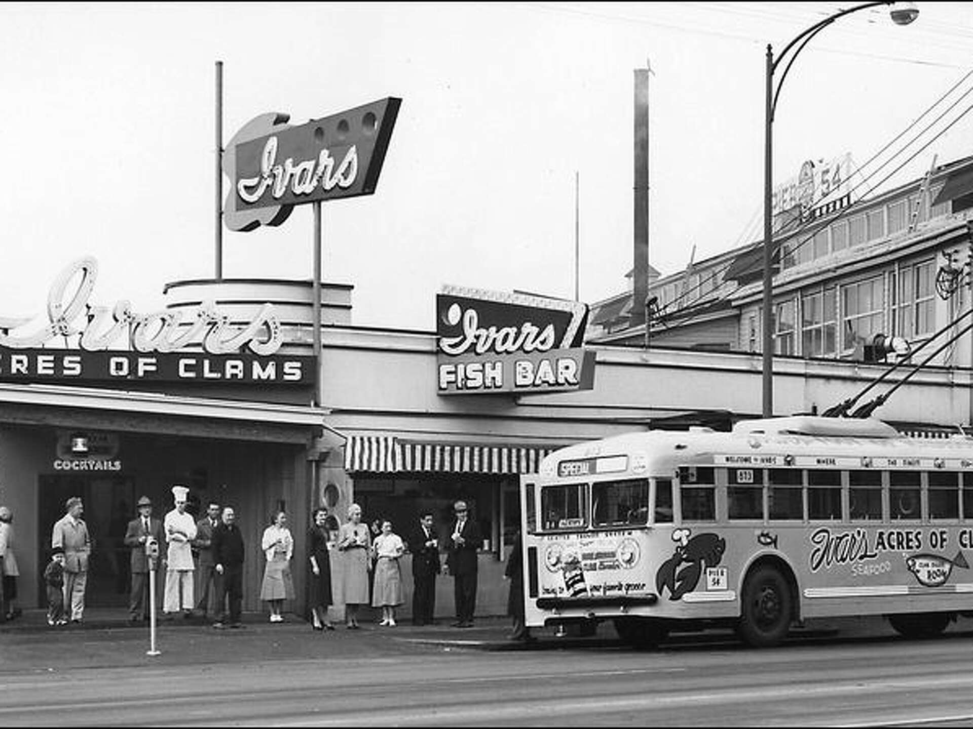 On Dining: Ivar's turns 70: Bring on the meal deals