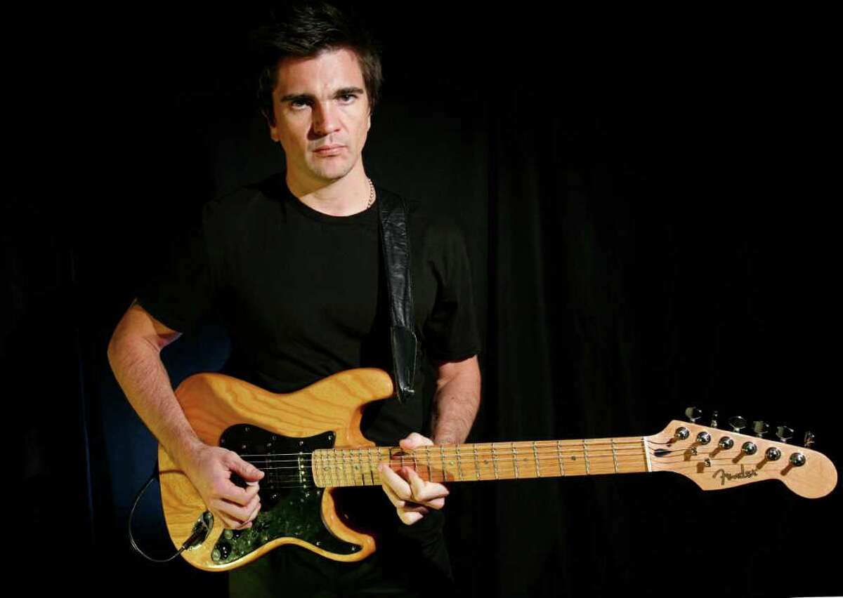 Small crowd, big audience for Juanes