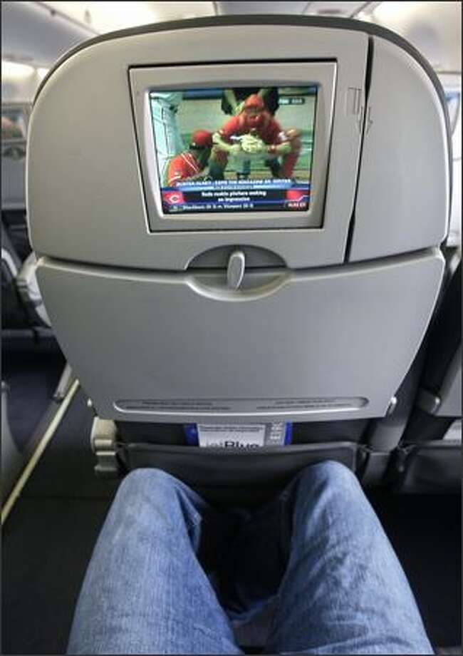 JetBlue Airways EMBRAER E190 Aircraft - seattlepi.com