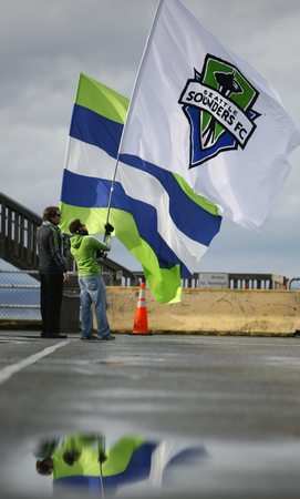 MLS Cup trophy arrives