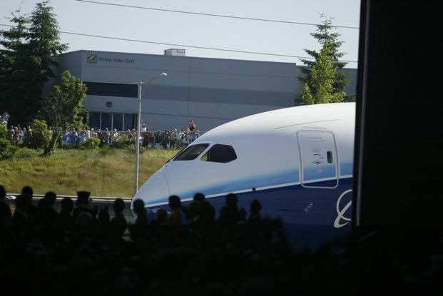 Boeing finds alarming software glitch in 787
