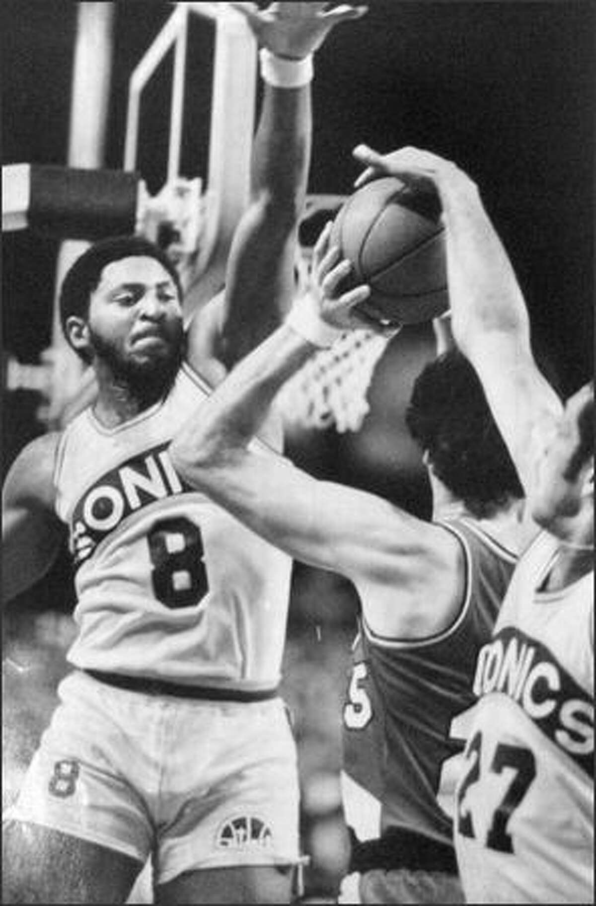 Sonics championship trophy to be displayed again