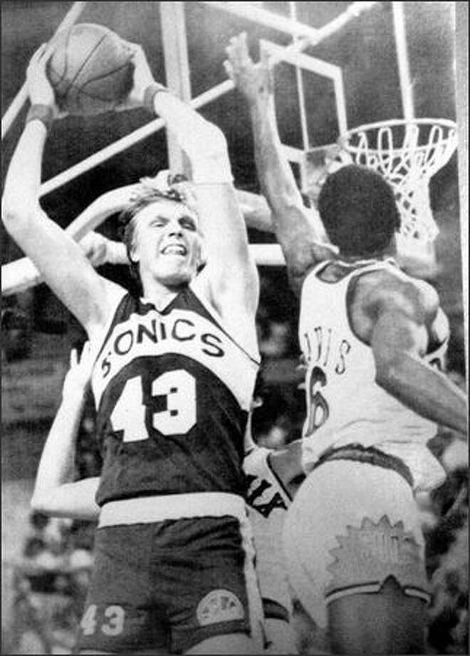 Sonics championship trophy to be displayed again - seattlepi.com