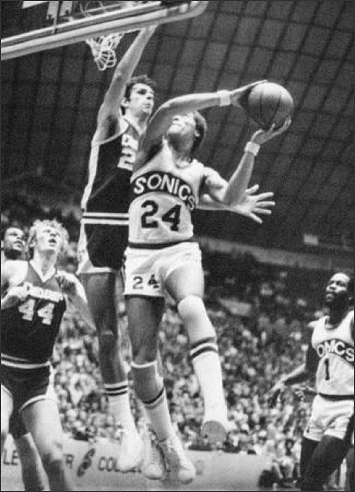 Sonics championship trophy to be displayed again