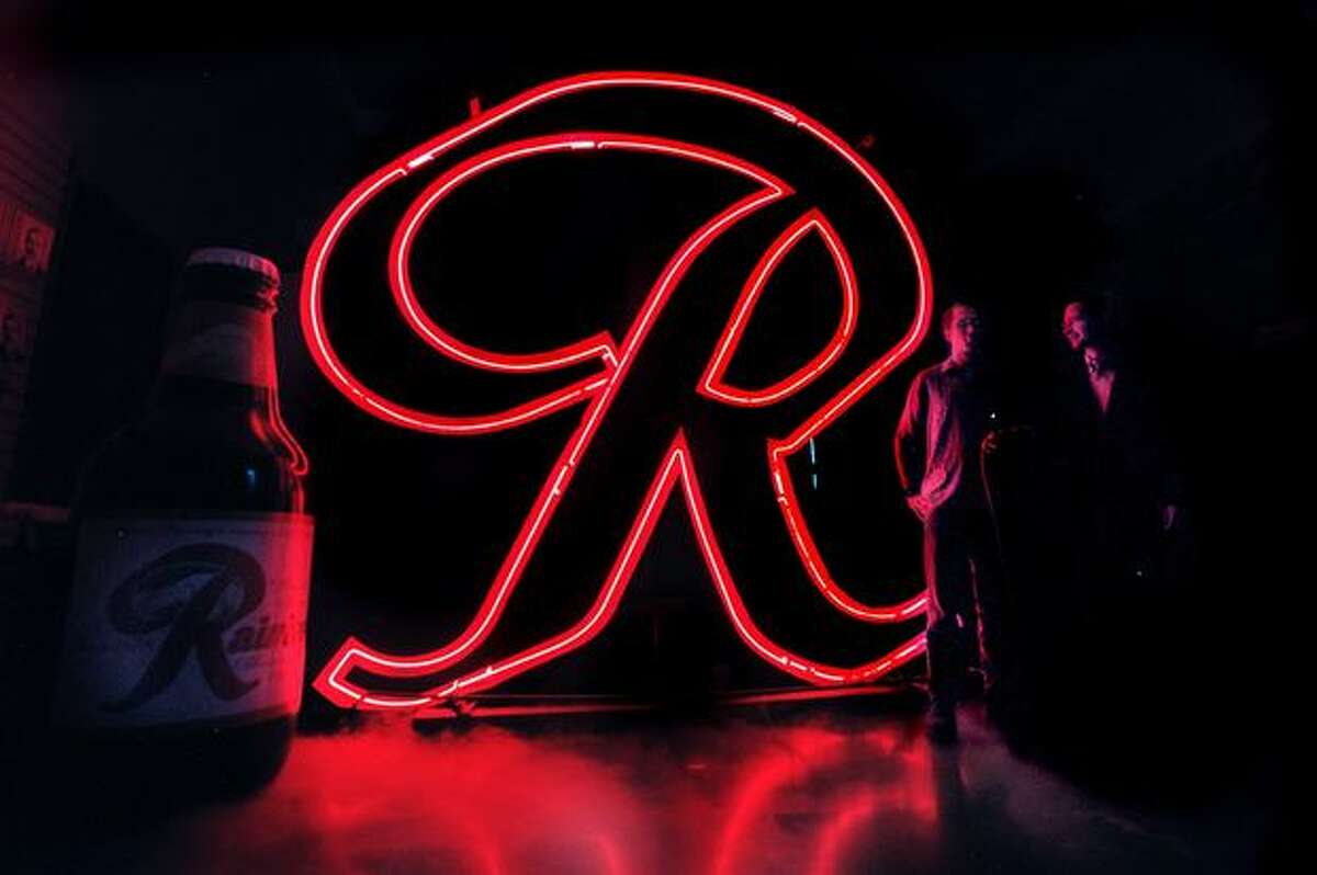 Rainier Brewery 'R' sign to return above I-5
