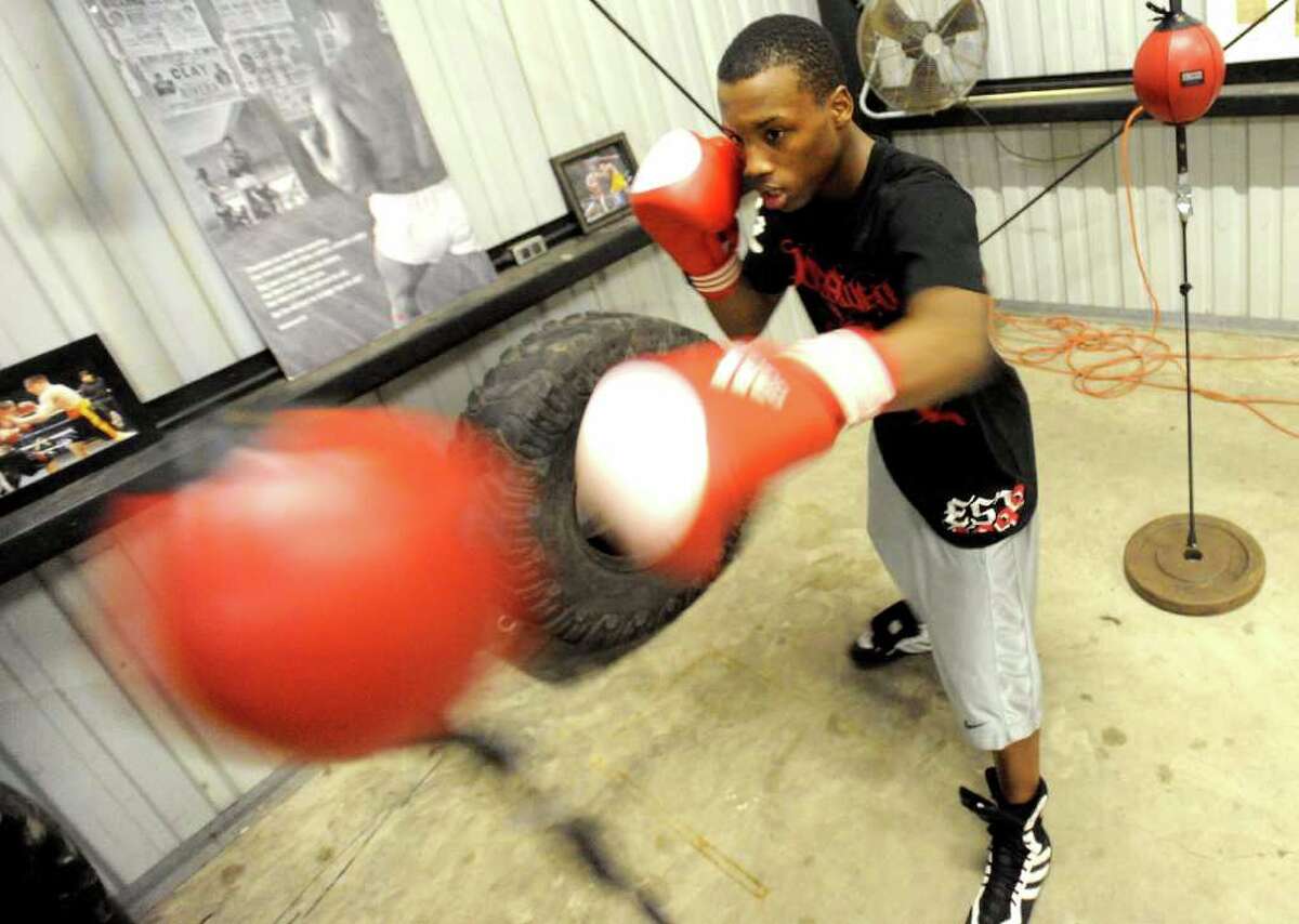 O'Shanique Foster: the boxing prodigy