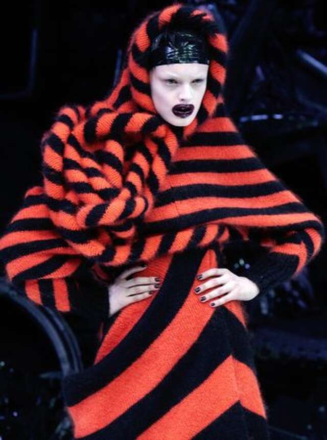 Designer Alexander McQueen dies