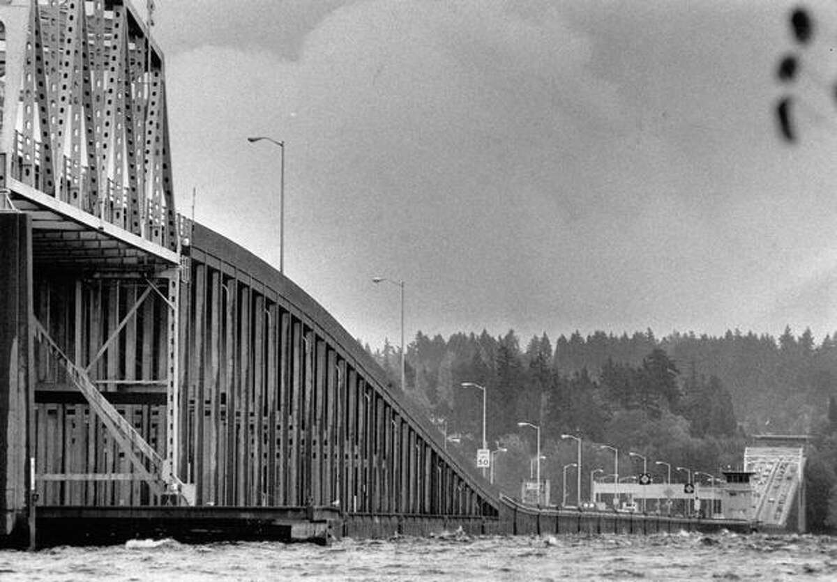 Photos: As new 520 bridge opens westbound lanes, look back on the old one