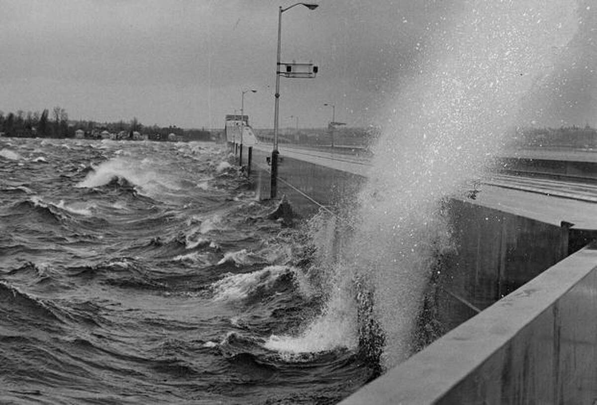 Photos: As new 520 bridge opens westbound lanes, look back on the old one