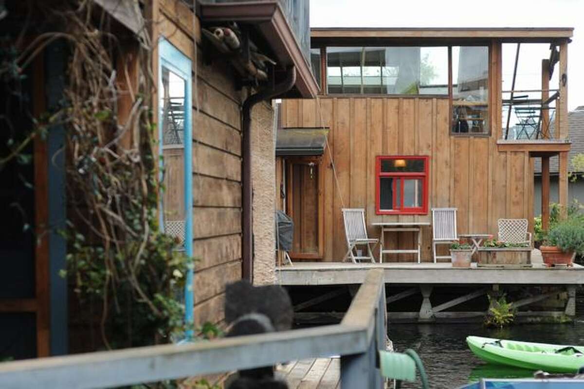 Seattle to houseboats: Follow rules, or leave