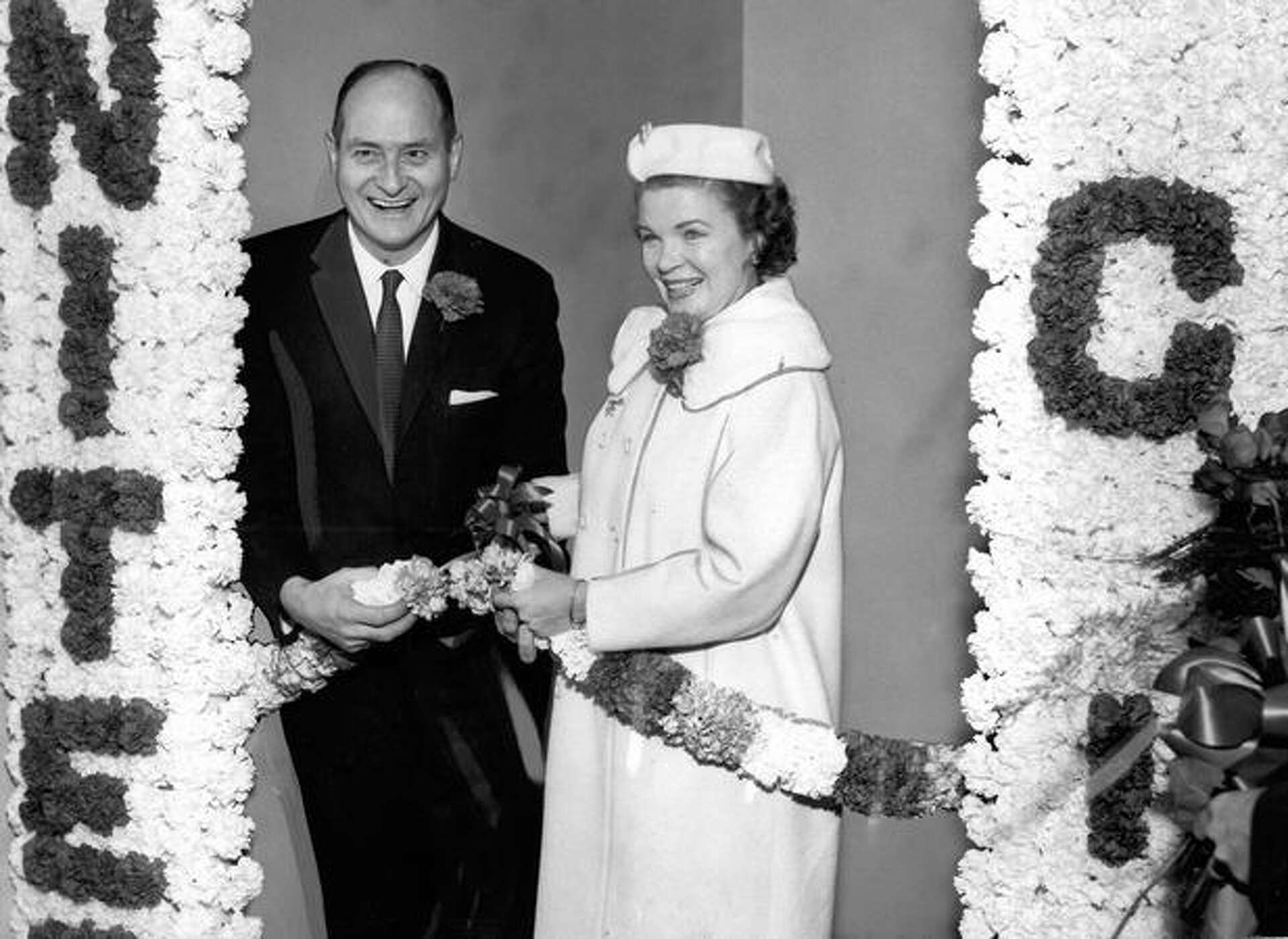 Former Gov. Rosellini dies at 101