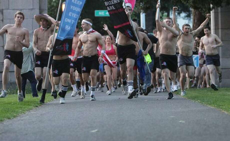 Huskies run in their undies for charity - seattlepi.com