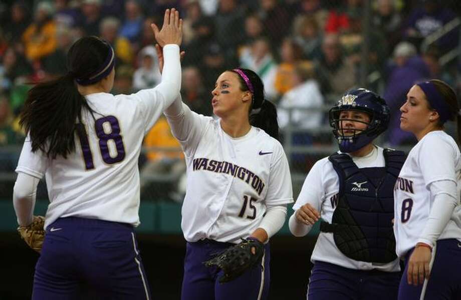 UW softball 2010 - seattlepi.com
