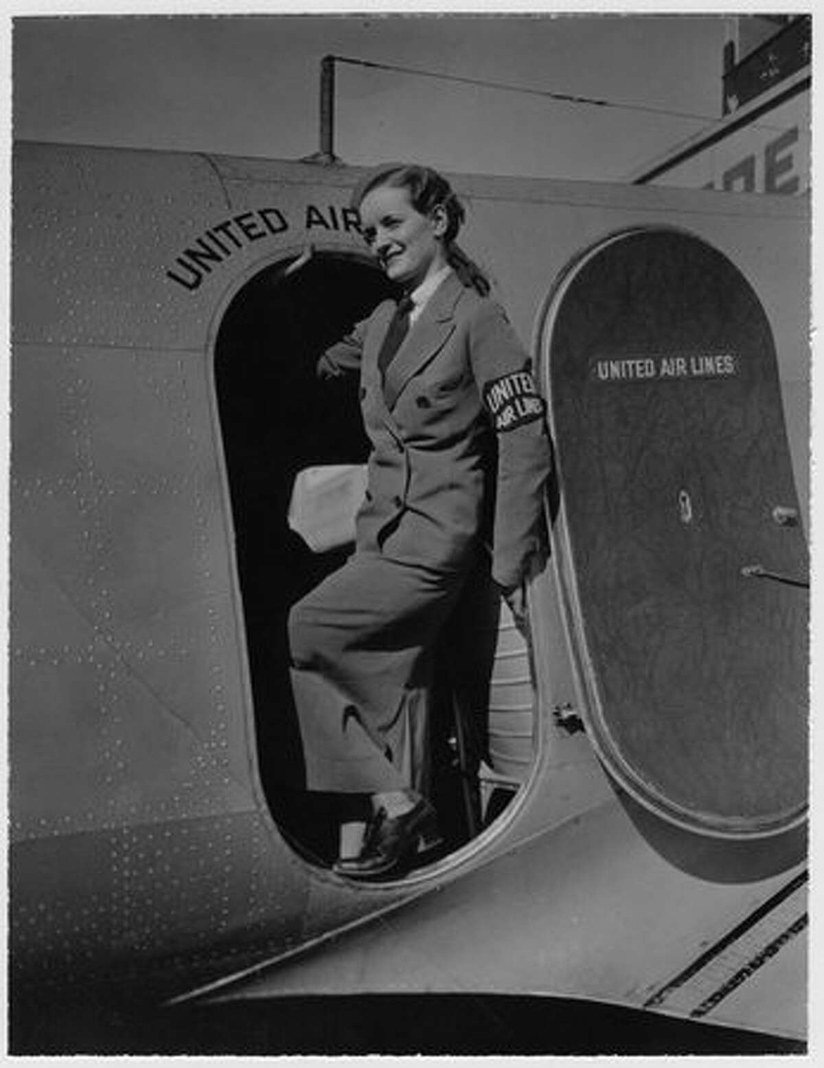 flight-attendant-fashions-through-the-years