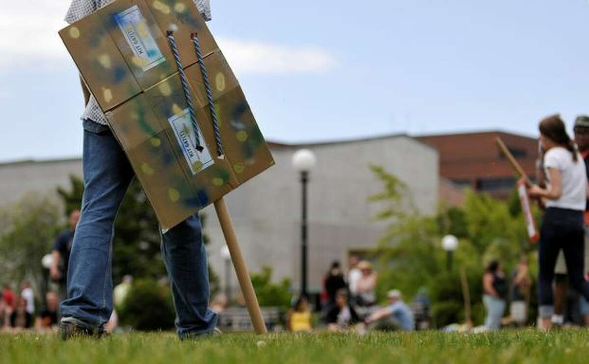 Old Glory Cardboard Tube Fight