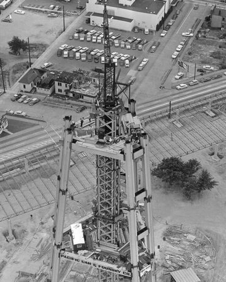 P-I archives: Space Needle - seattlepi.com