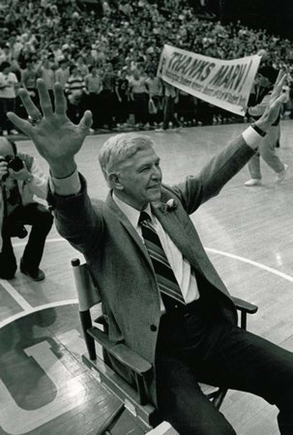 Legendary Washington basketball coach Marv Harshman dead at 95