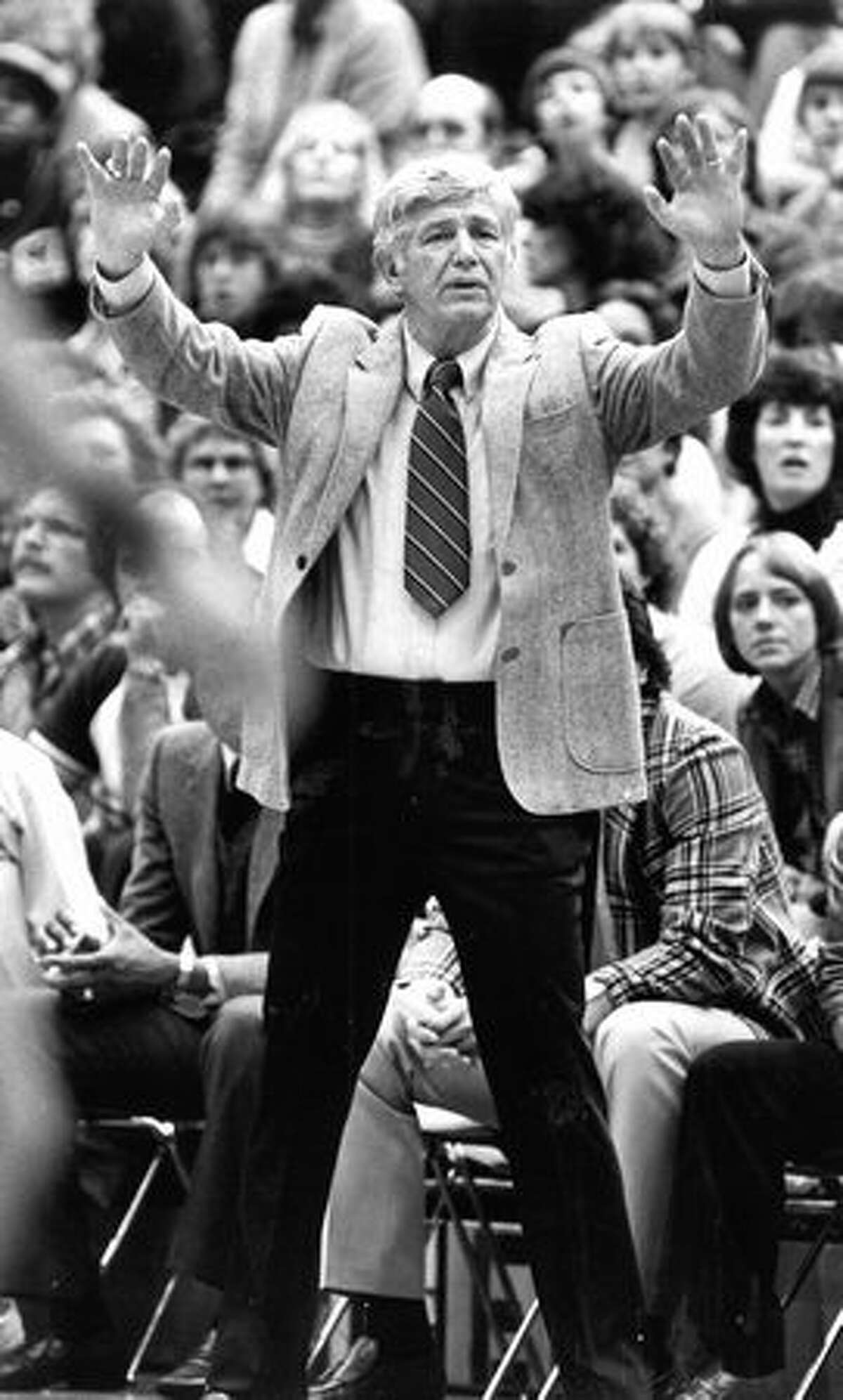 Legendary Washington basketball coach Marv Harshman dead at 95