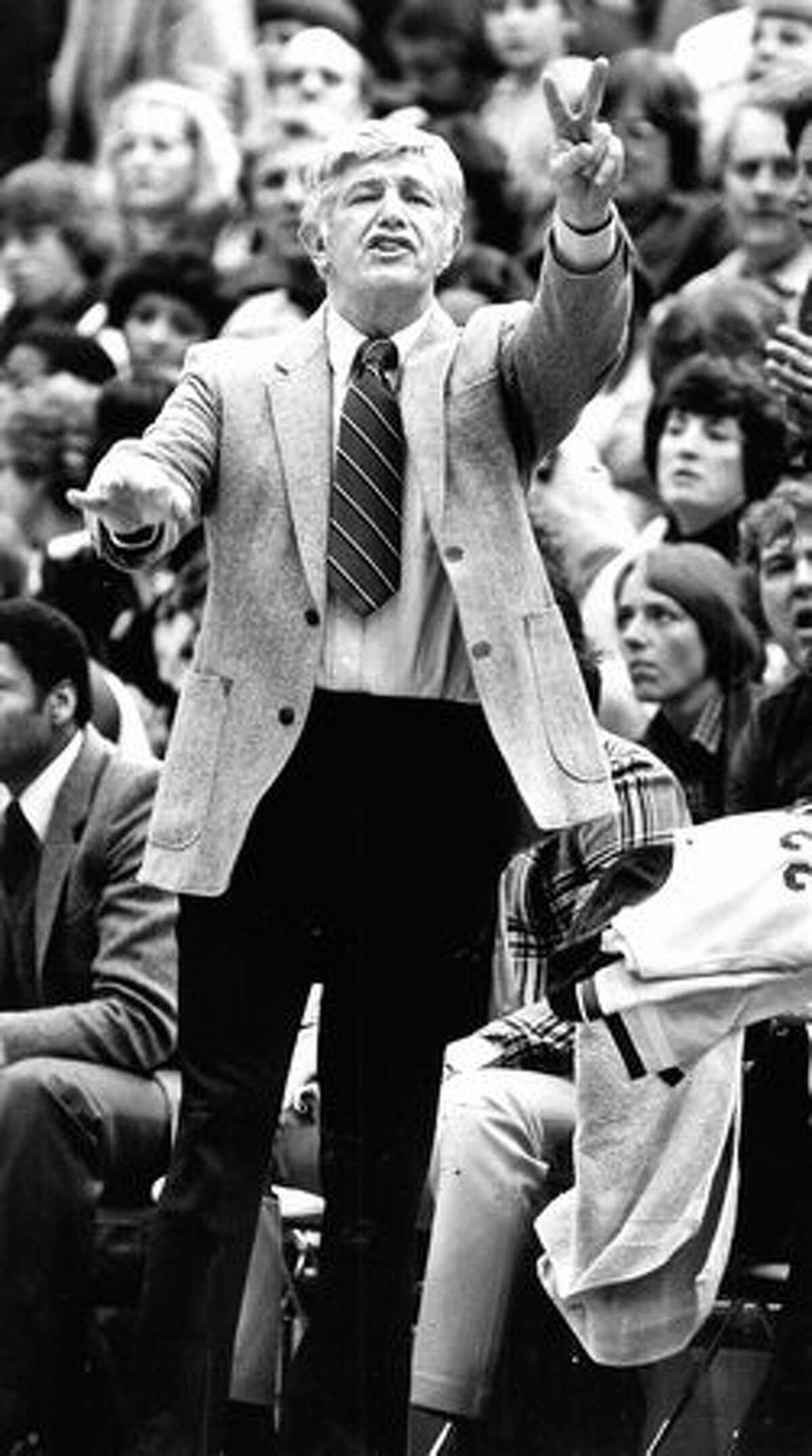 Legendary Washington basketball coach Marv Harshman dead at 95