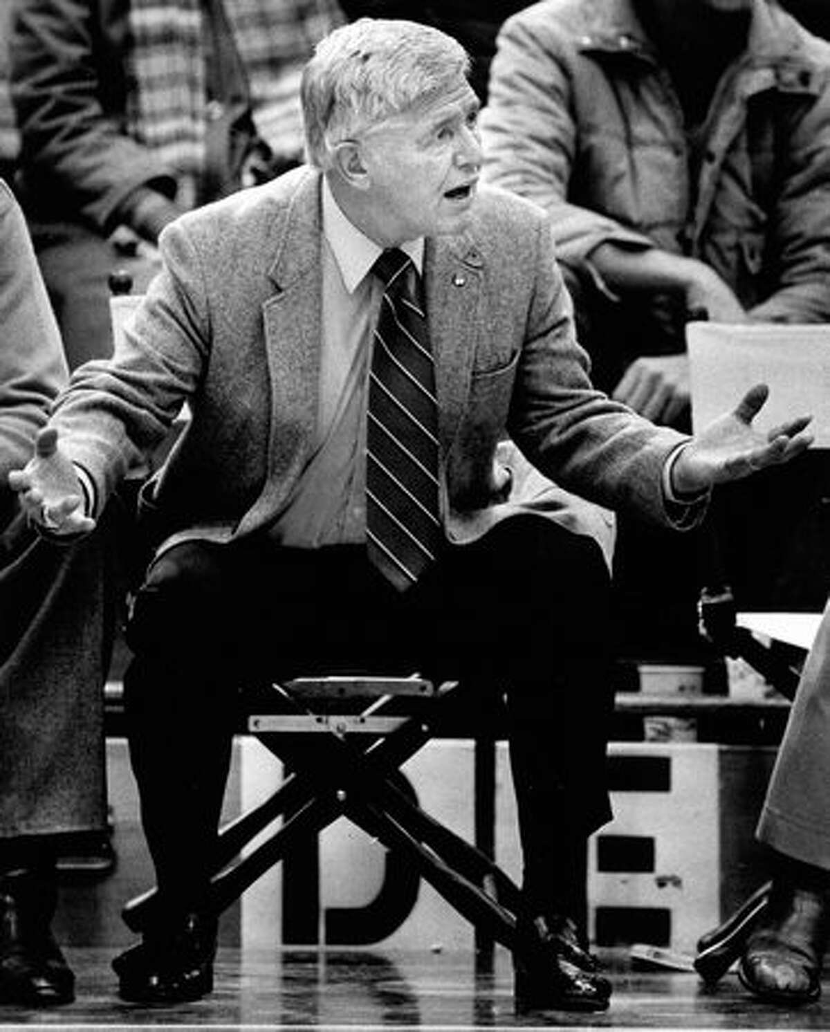 Legendary Washington basketball coach Marv Harshman dead at 95