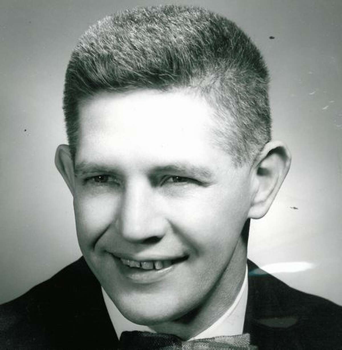 Legendary Washington basketball coach Marv Harshman dead at 95