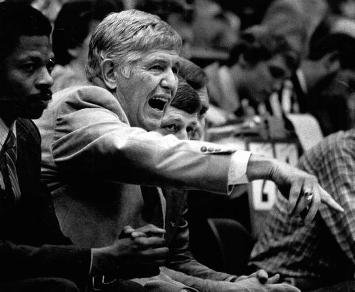 Legendary Washington basketball coach Marv Harshman dead at 95