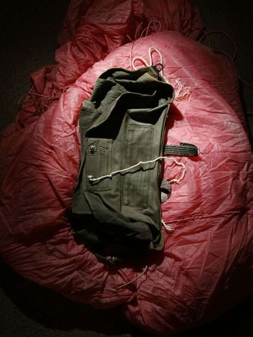 D.B. Cooper: More new evidence of parachute believed found