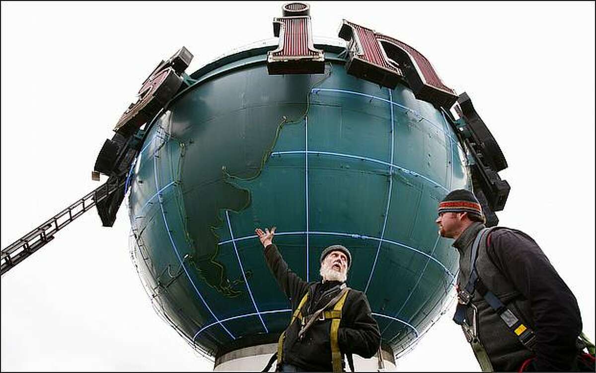A Seattle landmark: What's up with the P-I globe?