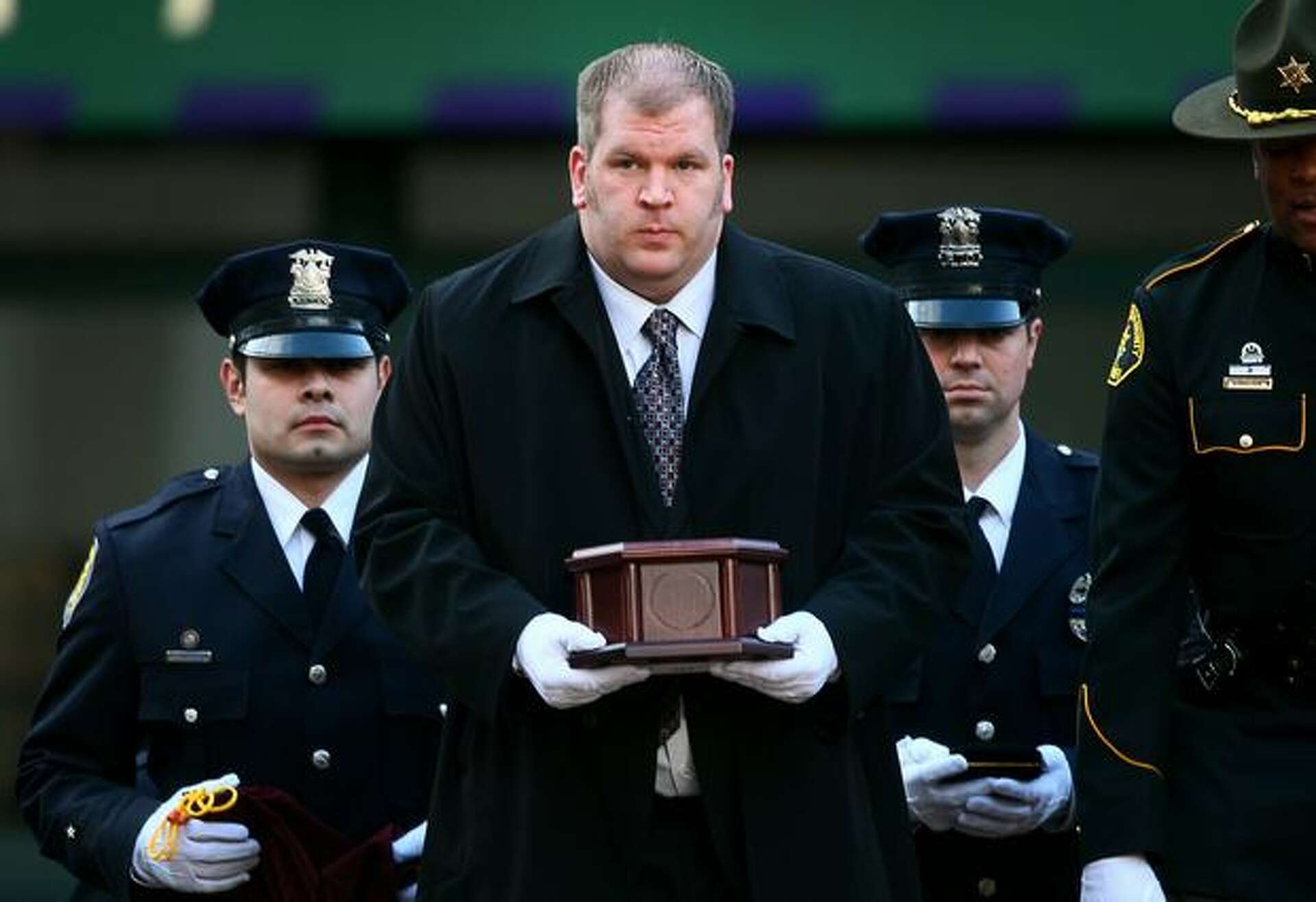 Report: Accused Seattle cop killer tried to kill himself