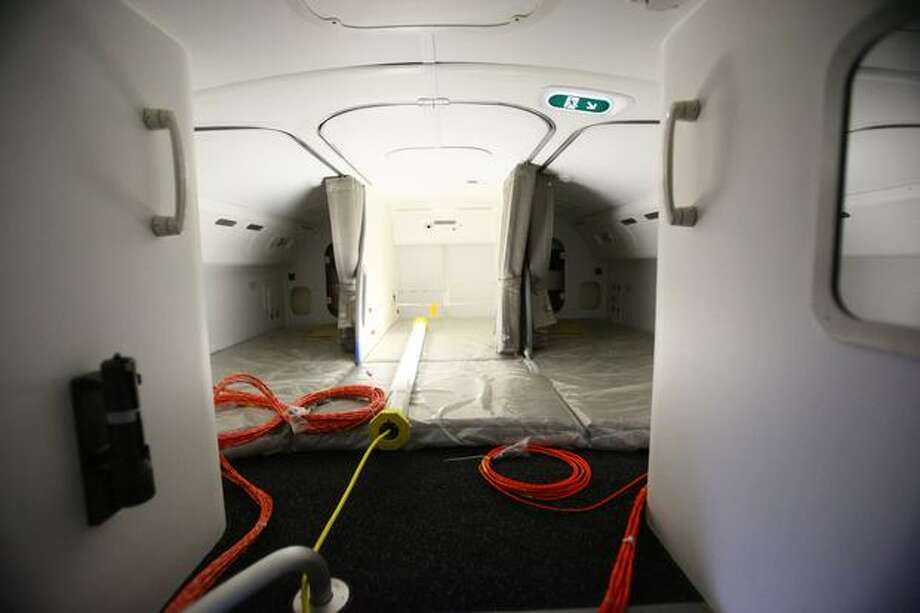 Inside the 787 - seattlepi.com