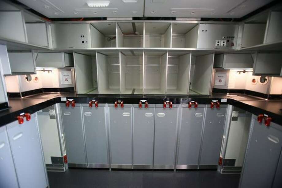 Inside the 787 - seattlepi.com