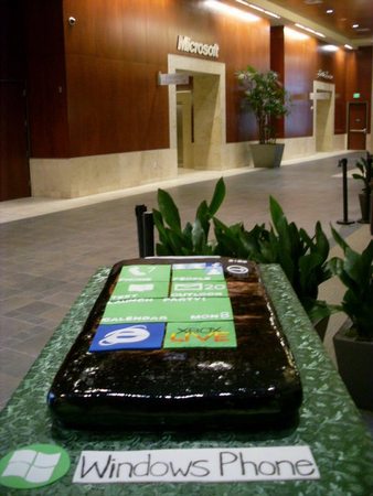 Windows Phone 7 cakes for Microsoft launch party